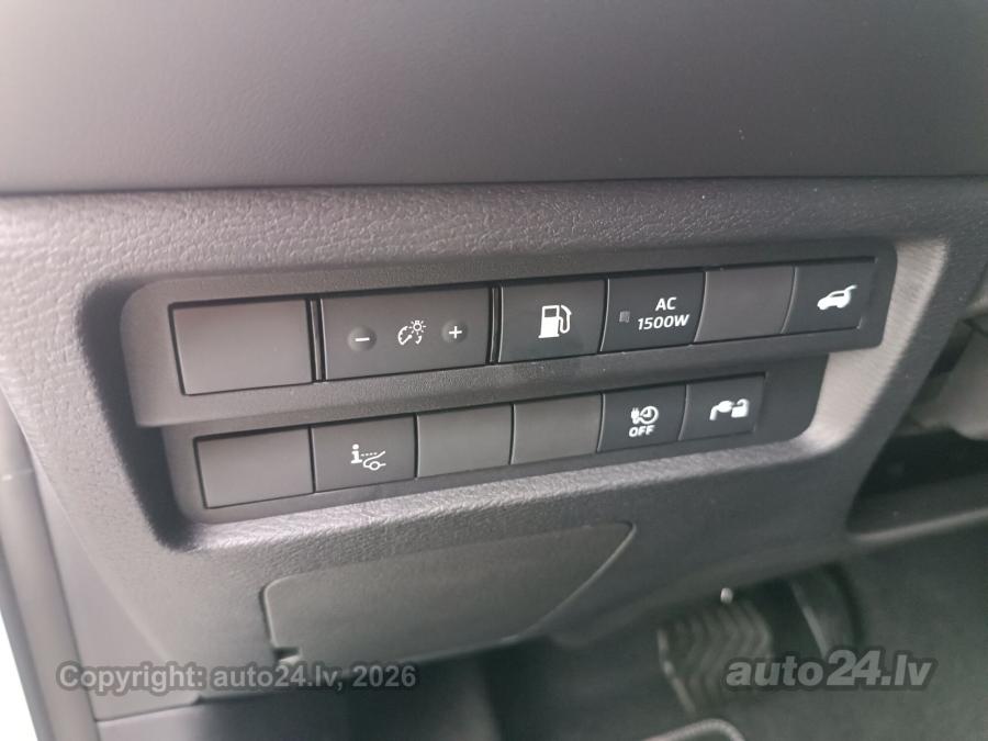 Balts Mitsubishi Outlander 2025 Tallina, ar dzinēja tilpumu 2.40 L un nobraukumu 17 tūkst. km par 47990 €, foto 17 vietnē AUTOMOTO.COM.LV