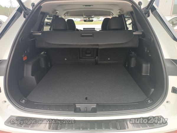 White Mitsubishi Outlander 2025 in Tallinn, with an engine capacity of 2.40 L and mileage of 11 thousand km for 46990 €, photo 9 on AUTOMOTO.COM.LV