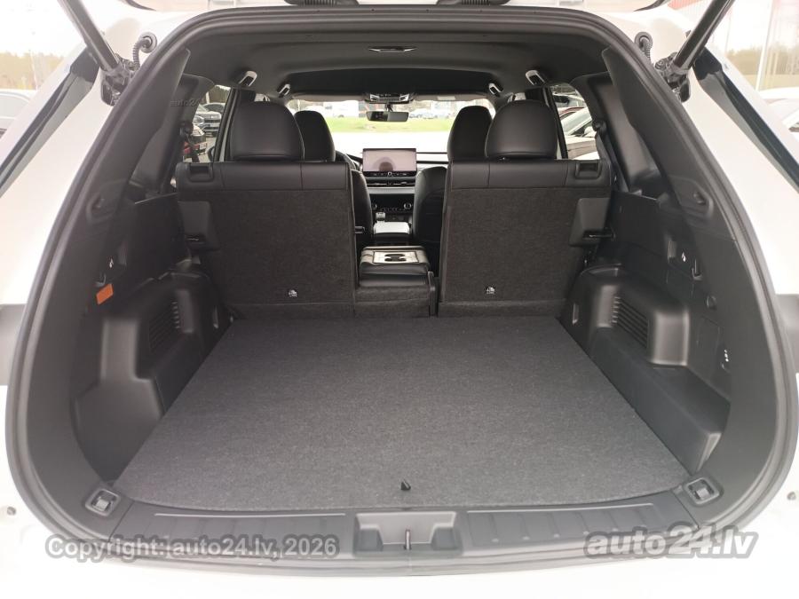 White Mitsubishi Outlander 2026 in Tallinn, with an engine capacity of 2.40 L and mileage of 12 thousand km for 51990 €, photo 11 on AUTOMOTO.COM.LV