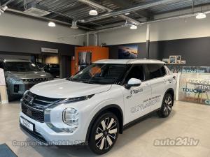 White Mitsubishi Outlander 2026 in Tartu, with an engine capacity of 2.40 L and mileage of 4 thousand km for 52900 €, photo  on AUTOMOTO.COM.LV
