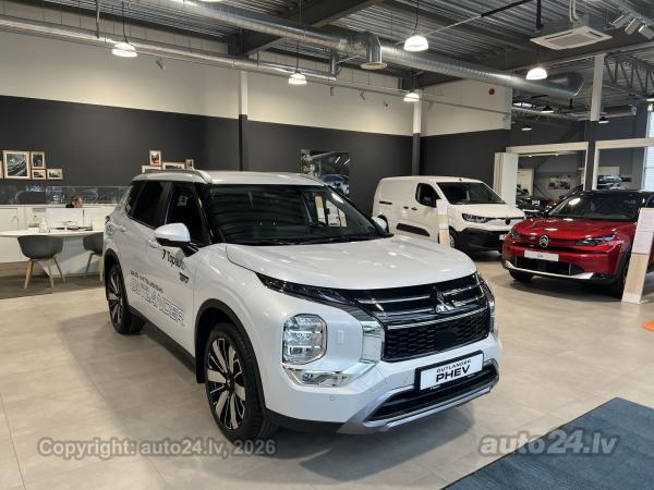 Balts Mitsubishi Outlander 2026 Tartu, ar dzinēja tilpumu 2.40 L un nobraukumu 4 tūkst. km par 52900 €, foto 7 vietnē AUTOMOTO.COM.LV