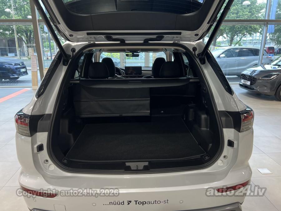 White Mitsubishi Outlander 2026 in Tartu, with an engine capacity of 2.40 L and mileage of 4 thousand km for 52900 €, photo 10 on AUTOMOTO.COM.LV