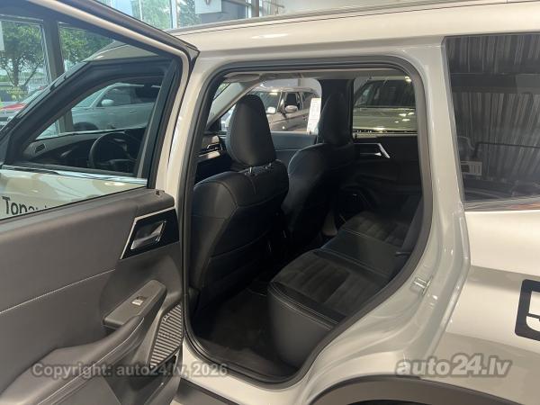 Balts Mitsubishi Outlander 2026 Tartu, ar dzinēja tilpumu 2.40 L un nobraukumu 4 tūkst. km par 52900 €, foto 10 vietnē AUTOMOTO.COM.LV