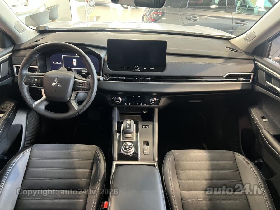 White Mitsubishi Outlander 2026 in Tartu, with an engine capacity of 2.40 L and mileage of 4 thousand km for 52900 €, photo 15 on AUTOMOTO.COM.LV