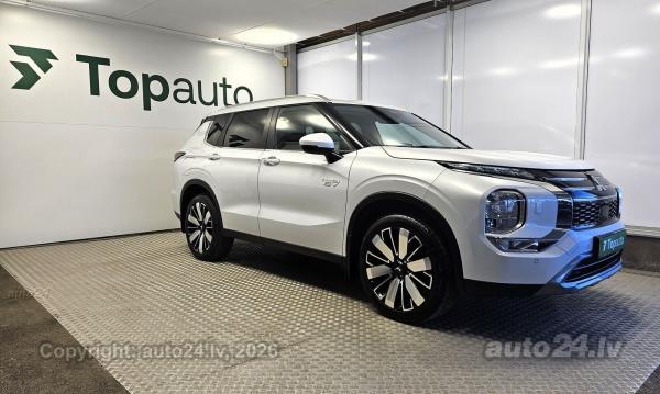 Balts Mitsubishi Outlander 2026 Tallina, ar dzinēja tilpumu 2.40 L un nobraukumu 5 tūkst. km par 54400 €, foto 1 vietnē AUTOMOTO.COM.LV