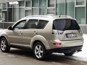 Dzeltens Mitsubishi Outlander 2008 Viļņa, ar dzinēja tilpumu 1.97 L un nobraukumu 220 tūkst. km par 2600 €, foto 2 vietnē AUTOMOTO.COM.LV