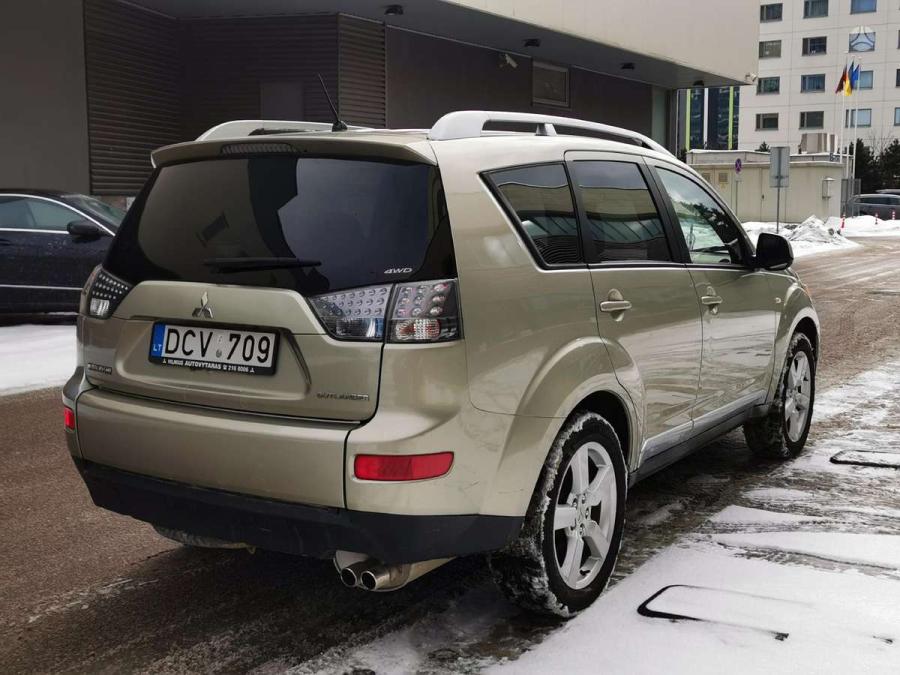 Dzeltens Mitsubishi Outlander 2008 Viļņa, ar dzinēja tilpumu 1.97 L un nobraukumu 220 tūkst. km par 2600 €, foto 3 vietnē AUTOMOTO.COM.LV