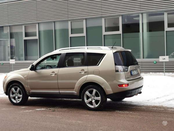 Dzeltens Mitsubishi Outlander 2008 Viļņa, ar dzinēja tilpumu 1.97 L un nobraukumu 220 tūkst. km par 2600 €, foto 8 vietnē AUTOMOTO.COM.LV