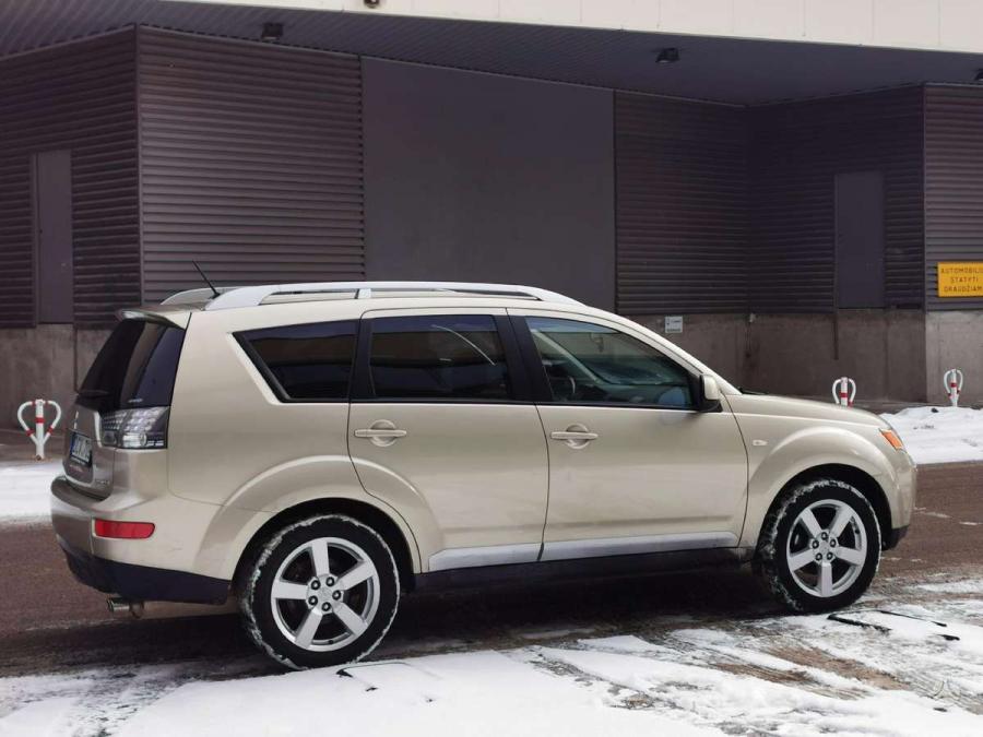 Dzeltens Mitsubishi Outlander 2008 Viļņa, ar dzinēja tilpumu 1.97 L un nobraukumu 220 tūkst. km par 2600 €, foto 9 vietnē AUTOMOTO.COM.LV