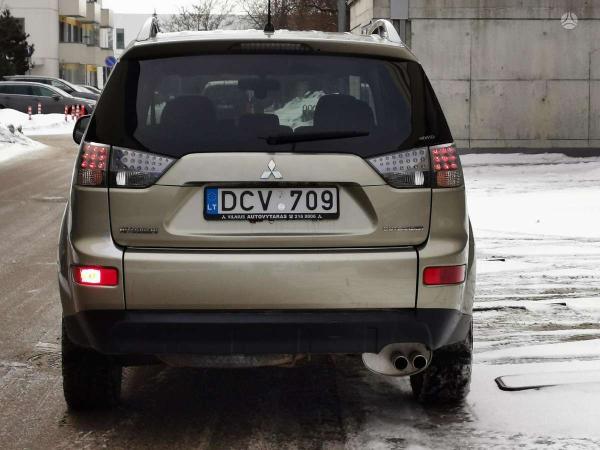 Dzeltens Mitsubishi Outlander 2008 Viļņa, ar dzinēja tilpumu 1.97 L un nobraukumu 220 tūkst. km par 2600 €, foto 10 vietnē AUTOMOTO.COM.LV