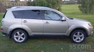 Dzeltens Mitsubishi Outlander 2008 Rēzekne, ar dzinēja tilpumu 2.00 L un nobraukumu 298 tūkst. km par 2200 €, foto 5 vietnē AUTOMOTO.COM.LV