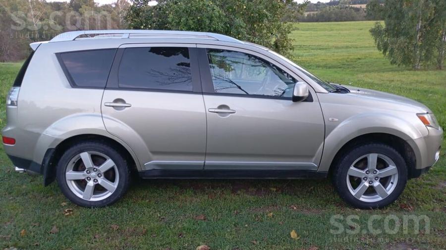 Dzeltens Mitsubishi Outlander 2008 Rēzekne, ar dzinēja tilpumu 2.00 L un nobraukumu 298 tūkst. km par 2200 €, foto 5 vietnē AUTOMOTO.COM.LV