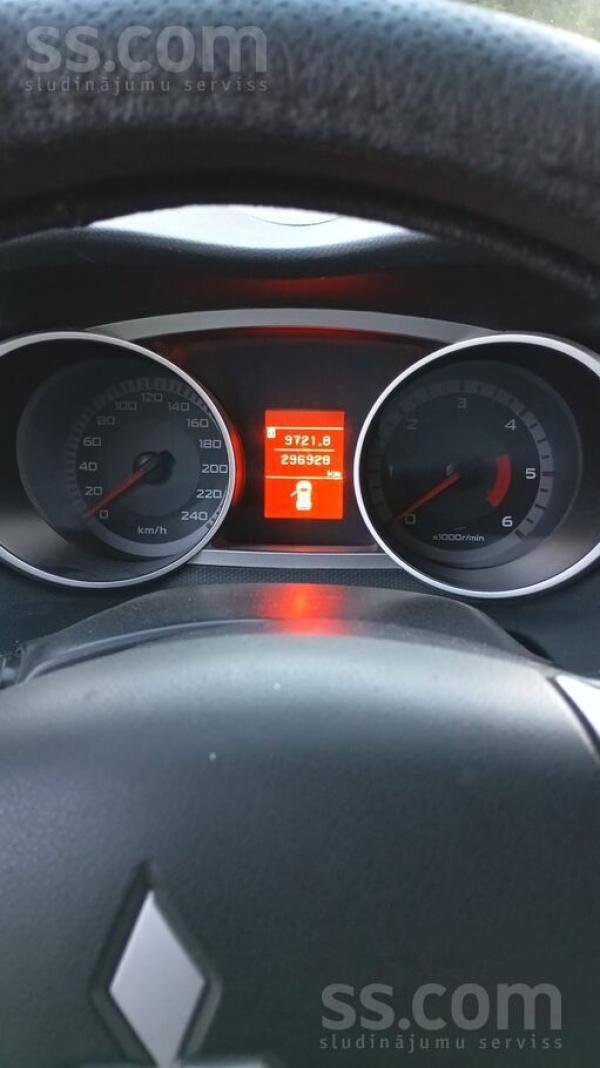 Dzeltens Mitsubishi Outlander 2008 Rēzekne, ar dzinēja tilpumu 2.00 L un nobraukumu 298 tūkst. km par 2200 €, foto 7 vietnē AUTOMOTO.COM.LV