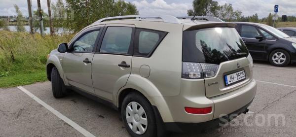 Dzeltens Mitsubishi Outlander 2008 Jēkabpils, ar dzinēja tilpumu 2.00 L un nobraukumu 339 tūkst. km par 1850 €, foto 9 vietnē AUTOMOTO.COM.LV