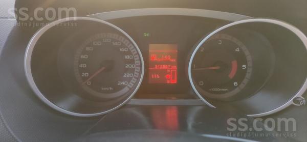 Dzeltens Mitsubishi Outlander 2008 Jēkabpils, ar dzinēja tilpumu 2.00 L un nobraukumu 339 tūkst. km par 1850 €, foto 10 vietnē AUTOMOTO.COM.LV