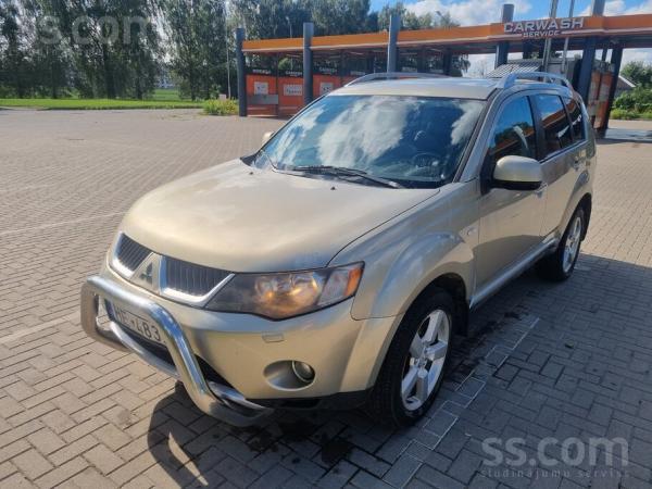 Dzeltens Mitsubishi Outlander 2008 Jelgava, ar dzinēja tilpumu 2.40 L un nobraukumu 296 tūkst. km par 2700 €, foto 3 vietnē AUTOMOTO.COM.LV
