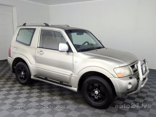 Beige Mitsubishi Pajero 2004 in Tallinn, with an engine capacity of 3.20 L and mileage of 343 thousand km for 2699 €, photo 1 on AUTOMOTO.COM.LV