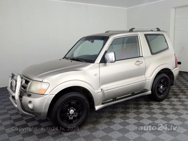 Beige Mitsubishi Pajero 2004 in Tallinn, with an engine capacity of 3.20 L and mileage of 343 thousand km for 2699 €, photo 2 on AUTOMOTO.COM.LV