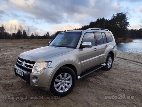 Smilšu krāsa Mitsubishi Pajero 2011 Hāpsalu, ar dzinēja tilpumu 3.20 L un nobraukumu 243 tūkst. km par 10500 €, foto 1 vietnē AUTOMOTO.COM.LV