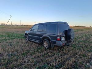 Melns Mitsubishi Pajero 1994 Marijampole, ar dzinēja tilpumu 2.48 L un nobraukumu 280 tūkst. km par 1850 €, foto 3 vietnē AUTOMOTO.COM.LV