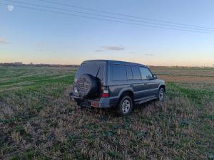 Melns Mitsubishi Pajero 1994 Marijampole, ar dzinēja tilpumu 2.48 L un nobraukumu 280 tūkst. km par 1850 €, foto 4 vietnē AUTOMOTO.COM.LV