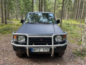 Melns Mitsubishi Pajero 1995 Viļņa, ar dzinēja tilpumu 2.48 L un nobraukumu 222 tūkst. km par 2600 €, foto 3 vietnē AUTOMOTO.COM.LV