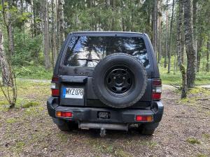 Melns Mitsubishi Pajero 1995 Viļņa, ar dzinēja tilpumu 2.48 L un nobraukumu 222 tūkst. km par 2600 €, foto 4 vietnē AUTOMOTO.COM.LV