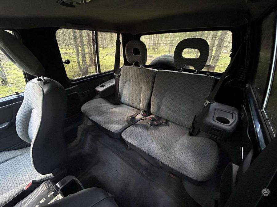 Melns Mitsubishi Pajero 1995 Viļņa, ar dzinēja tilpumu 2.48 L un nobraukumu 222 tūkst. km par 2600 €, foto 9 vietnē AUTOMOTO.COM.LV