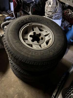 Melns Mitsubishi Pajero 1995 Viļņa, ar dzinēja tilpumu 2.48 L un nobraukumu 222 tūkst. km par 2600 €, foto 10 vietnē AUTOMOTO.COM.LV