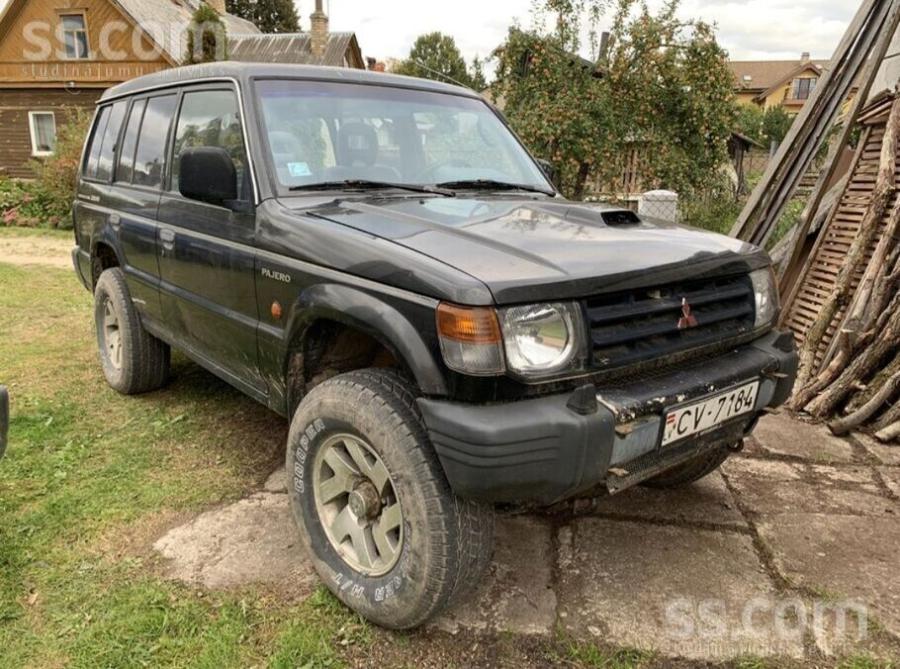Melns Mitsubishi Pajero 1998 Ludza, ar dzinēja tilpumu 2.80 L un nobraukumu 250 tūkst. km par 1800 €, foto 1 vietnē AUTOMOTO.COM.LV