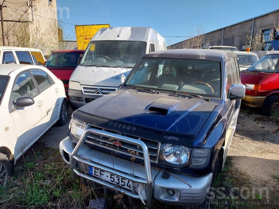 Melns Mitsubishi Pajero 1998 Ludza, ar dzinēja tilpumu 2.80 L un nobraukumu 250 tūkst. km par 1800 €, foto 7 vietnē AUTOMOTO.COM.LV