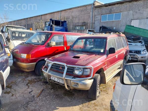 Melns Mitsubishi Pajero 1998 Ludza, ar dzinēja tilpumu 2.80 L un nobraukumu 250 tūkst. km par 1800 €, foto 5 vietnē AUTOMOTO.COM.LV