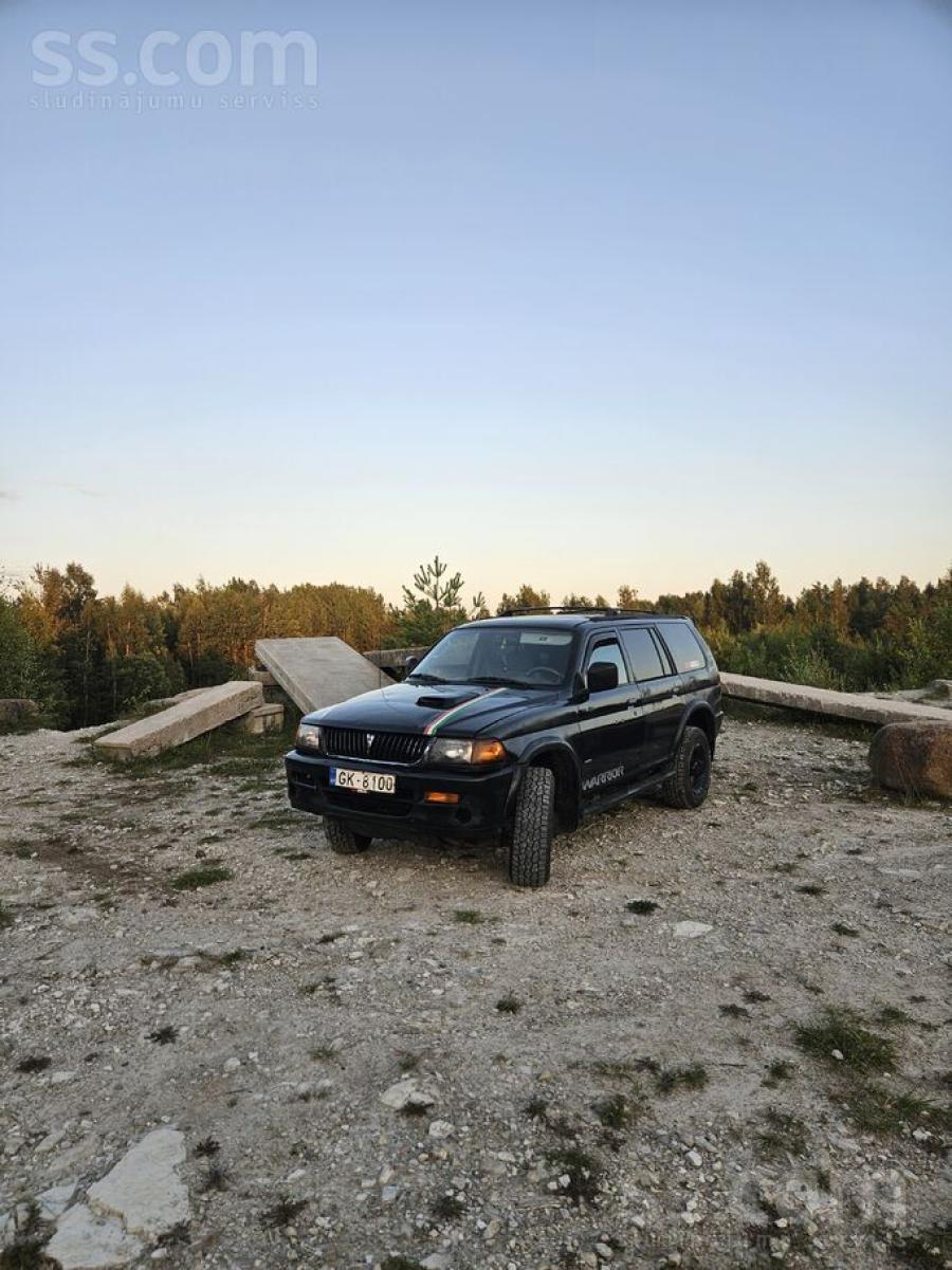 Black Mitsubishi Pajero 1999 in Riga, with an engine capacity of 3.00 L and mileage of 163 thousand km for 2950 €, photo 1 on AUTOMOTO.COM.LV