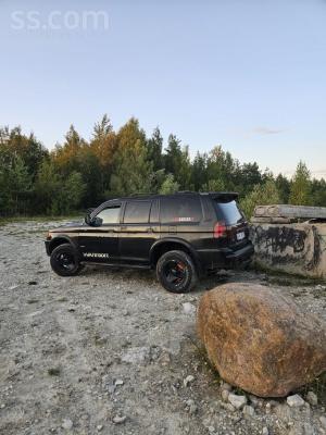 Black Mitsubishi Pajero 1999 in Riga, with an engine capacity of 3.00 L and mileage of 163 thousand km for 2950 €, photo 3 on AUTOMOTO.COM.LV