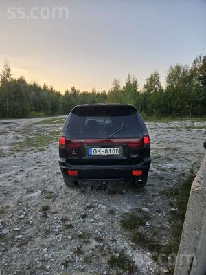 Black Mitsubishi Pajero 1999 in Riga, with an engine capacity of 3.00 L and mileage of 163 thousand km for 2950 €, photo 4 on AUTOMOTO.COM.LV
