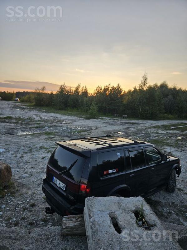 Melns Mitsubishi Pajero 1999 Rīga, ar dzinēja tilpumu 3.00 L un nobraukumu 163 tūkst. km par 2950 €, foto 6 vietnē AUTOMOTO.COM.LV