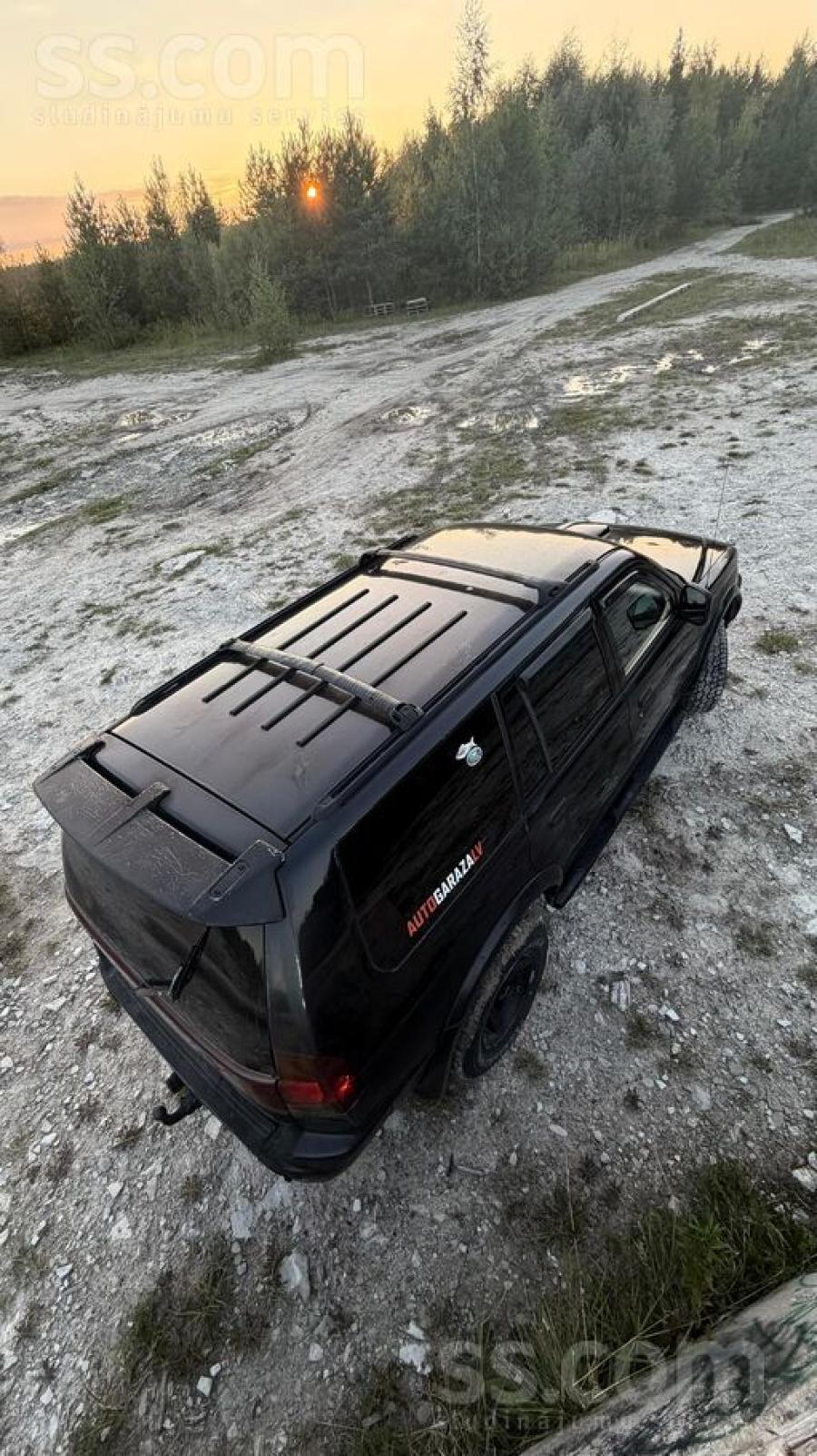 Black Mitsubishi Pajero 1999 in Riga, with an engine capacity of 3.00 L and mileage of 163 thousand km for 2950 €, photo 7 on AUTOMOTO.COM.LV