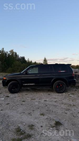Black Mitsubishi Pajero 1999 in Riga, with an engine capacity of 3.00 L and mileage of 163 thousand km for 2950 €, photo 8 on AUTOMOTO.COM.LV