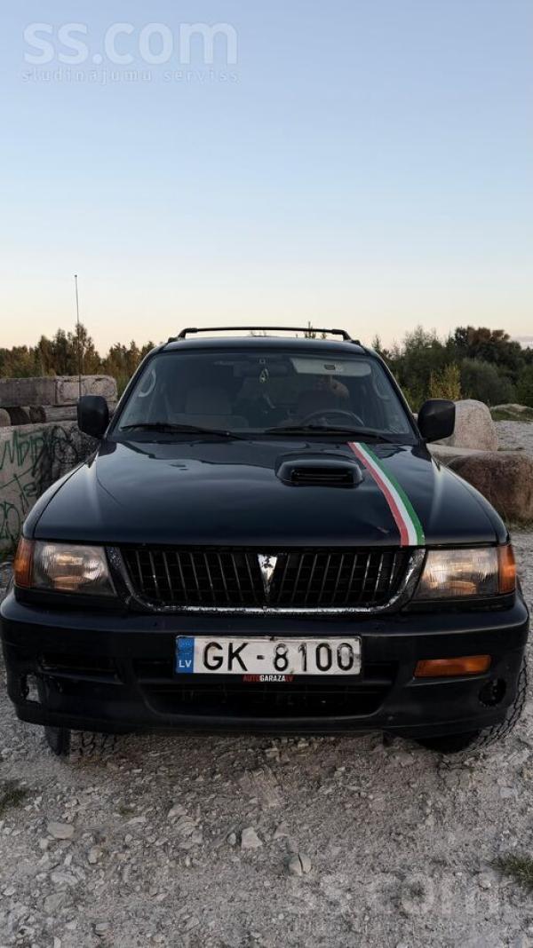 Melns Mitsubishi Pajero 1999 Rīga, ar dzinēja tilpumu 3.00 L un nobraukumu 163 tūkst. km par 2950 €, foto 11 vietnē AUTOMOTO.COM.LV