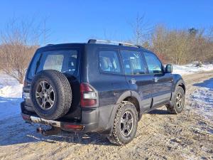 Melns Mitsubishi Pajero 2001 Viļņa, ar dzinēja tilpumu 3.20 L un nobraukumu 260 tūkst. km par 3250 €, foto 3 vietnē AUTOMOTO.COM.LV
