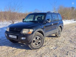 Black Mitsubishi Pajero 2001 in Vilnius, with an engine capacity of 3.20 L and mileage of 265 thousand km for 3000 €, photo  on AUTOMOTO.COM.LV
