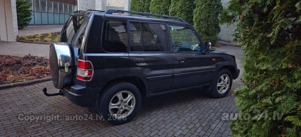Black Mitsubishi Pajero 2001 in Sindi, with an engine capacity of 2.00 L and mileage of 147 thousand km for 3800 €, photo 6 on AUTOMOTO.COM.LV