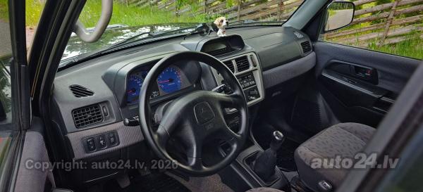 Black Mitsubishi Pajero 2001 in Parnu, with an engine capacity of 2.00 L and mileage of 200 thousand km for 3500 €, photo 10 on AUTOMOTO.COM.LV