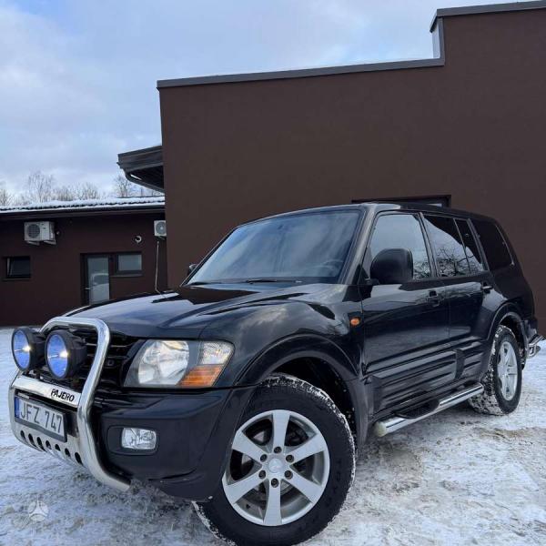 Black Mitsubishi Pajero 2002 in Kaisiadorys, with an engine capacity of 3.19 L and mileage of 384 thousand km for 3950 €, photo 3 on AUTOMOTO.COM.LV