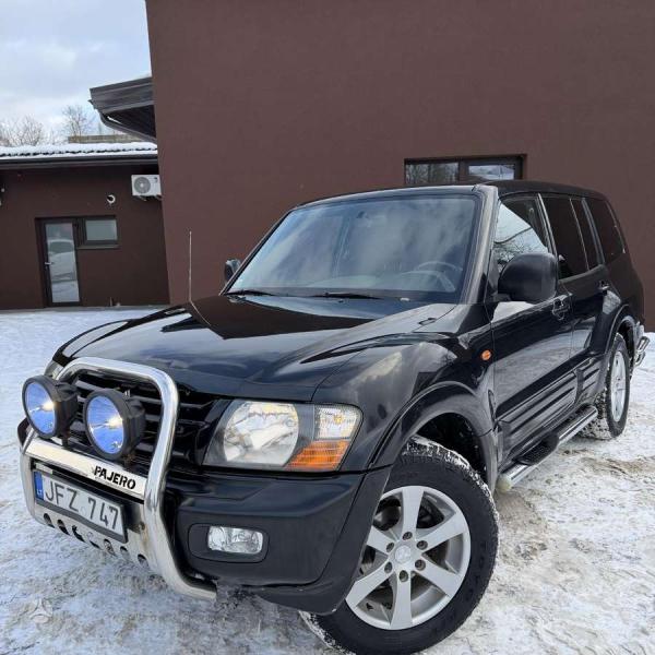 Black Mitsubishi Pajero 2002 in Kaisiadorys, with an engine capacity of 3.19 L and mileage of 384 thousand km for 3950 €, photo 4 on AUTOMOTO.COM.LV
