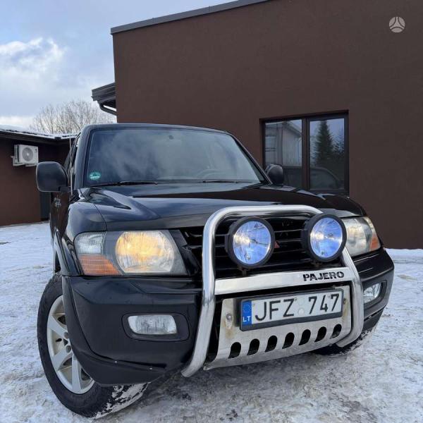 Black Mitsubishi Pajero 2002 in Kaisiadorys, with an engine capacity of 3.19 L and mileage of 384 thousand km for 3950 €, photo 6 on AUTOMOTO.COM.LV