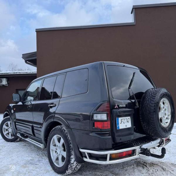 Black Mitsubishi Pajero 2002 in Kaisiadorys, with an engine capacity of 3.19 L and mileage of 384 thousand km for 3950 €, photo 7 on AUTOMOTO.COM.LV