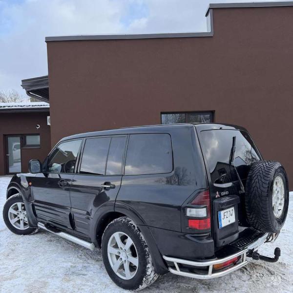 Black Mitsubishi Pajero 2002 in Kaisiadorys, with an engine capacity of 3.19 L and mileage of 384 thousand km for 3950 €, photo 8 on AUTOMOTO.COM.LV