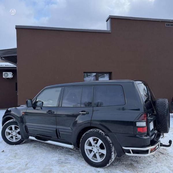 Black Mitsubishi Pajero 2002 in Kaisiadorys, with an engine capacity of 3.19 L and mileage of 384 thousand km for 3950 €, photo 9 on AUTOMOTO.COM.LV