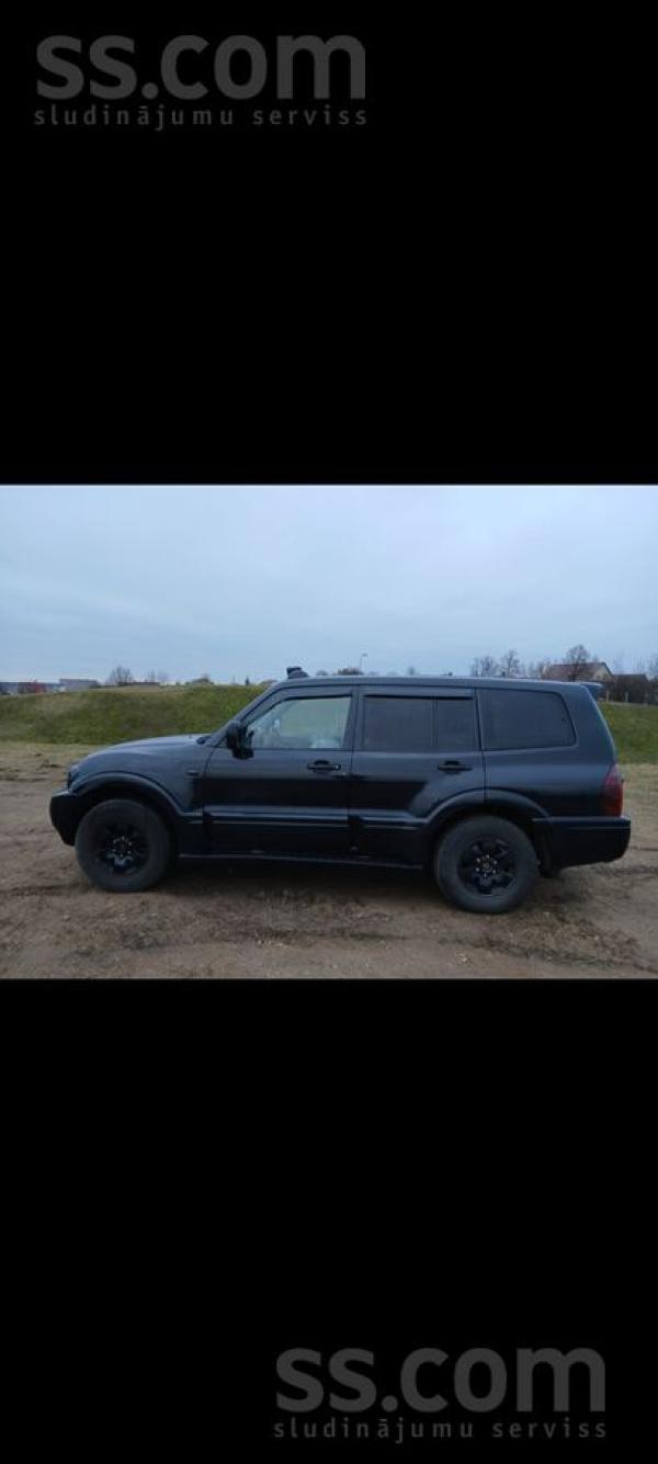 Black Mitsubishi Pajero 2004 in Daugavpils, with an engine capacity of 3.20 L and mileage of 303 thousand km for 4600 €, photo 5 on AUTOMOTO.COM.LV